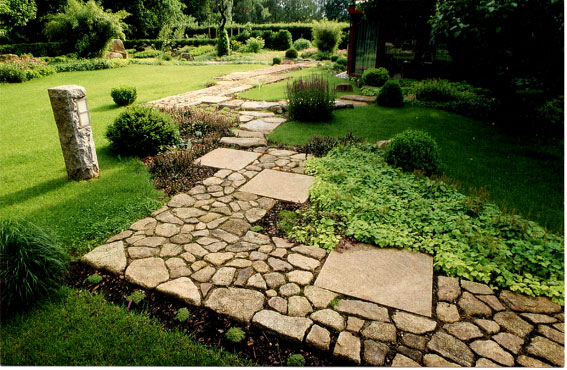 Nobedan được hiểu là một bề mặt (lối đi) được ốp lát 1 cách đặc trưng
